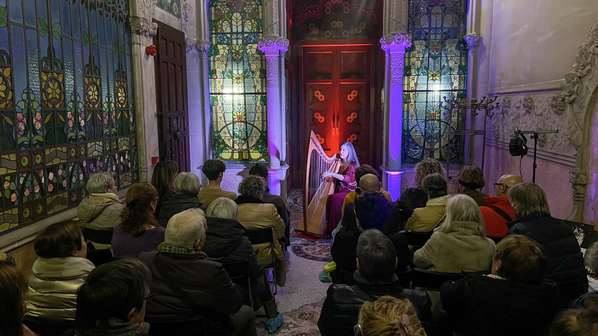 Anna Amigó’s Sang de Dona concert at Casa Navàs